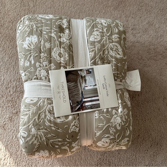 Threshold | Bedding | King Floral Print Trad Cotton Voile Lofty Quilt ...